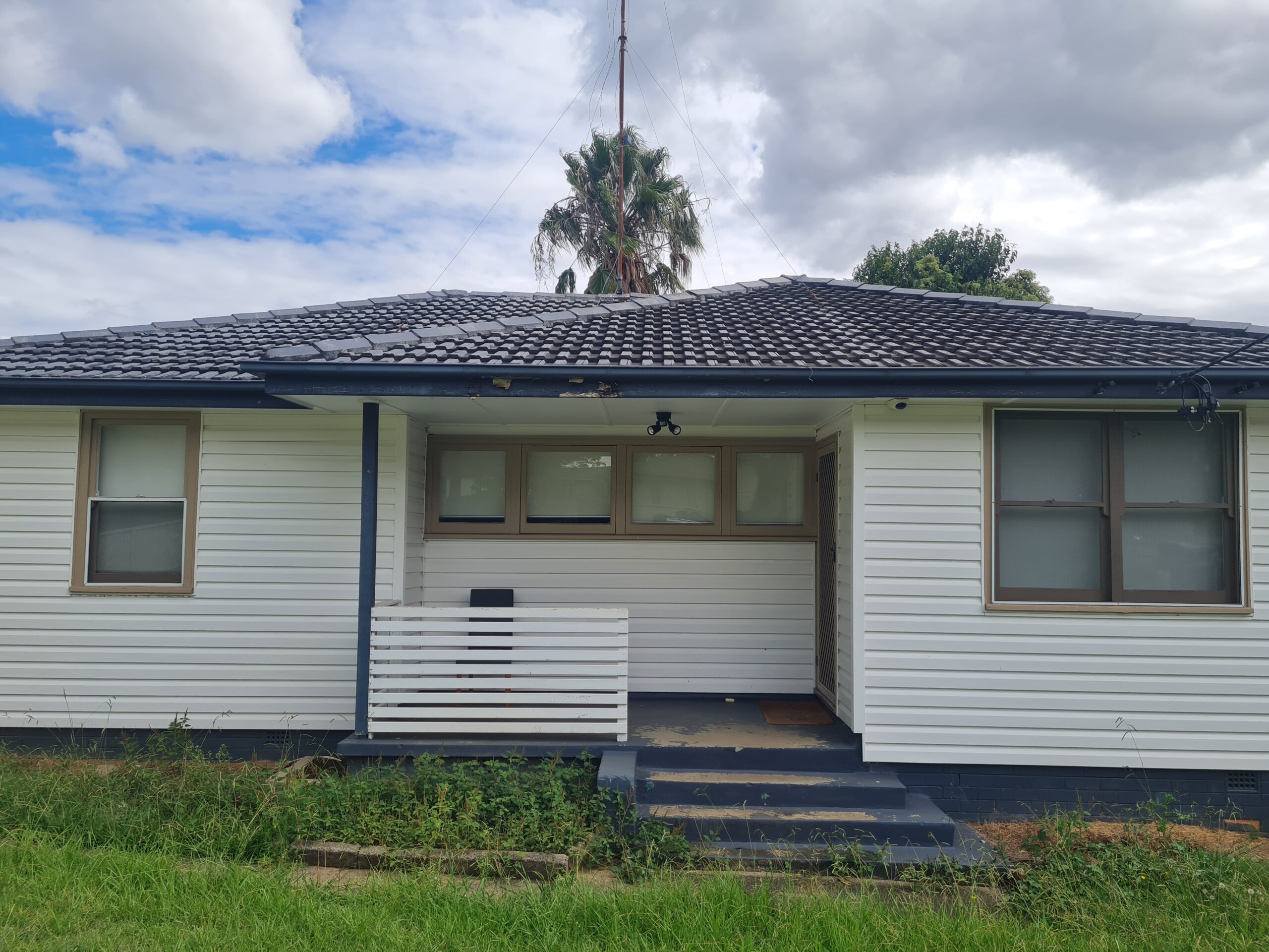 Neet and tidy Threebedroom house - A&V Real Estate